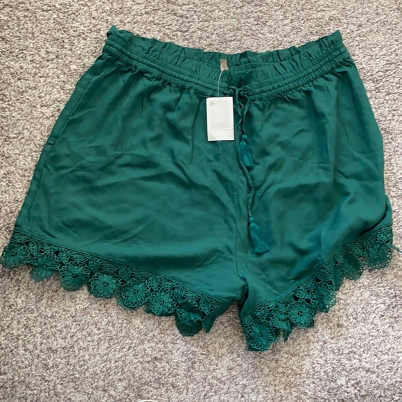 Divided | Shorts | Hm Divided High Rise Waisted Comfy Lace Shorts Xl ...